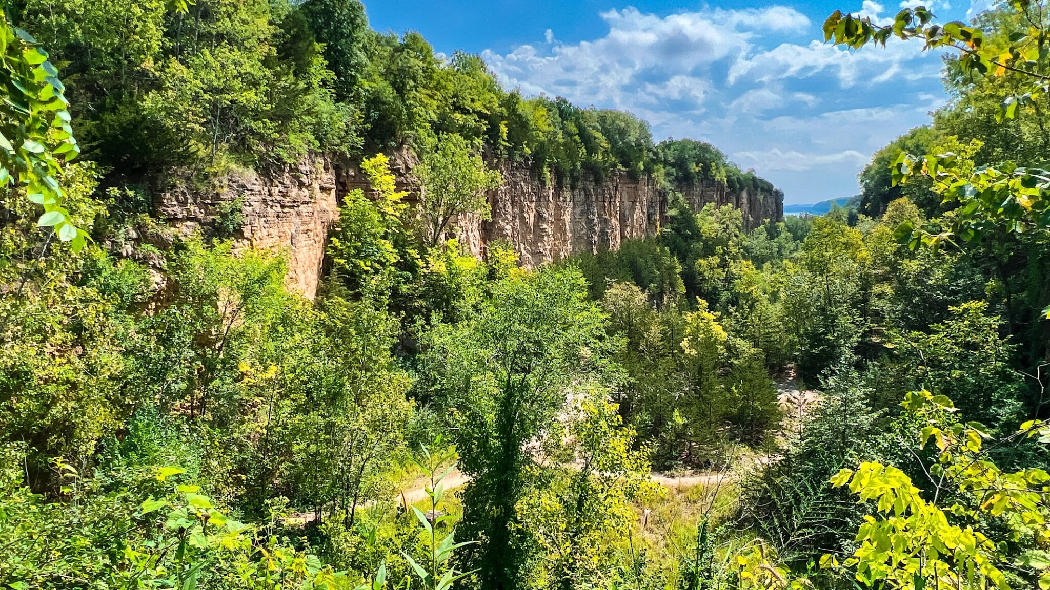 15+ Best Places To Visit In Iowa This Fall