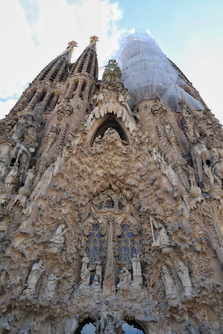 15+ Best Places To Visit In Barcelona