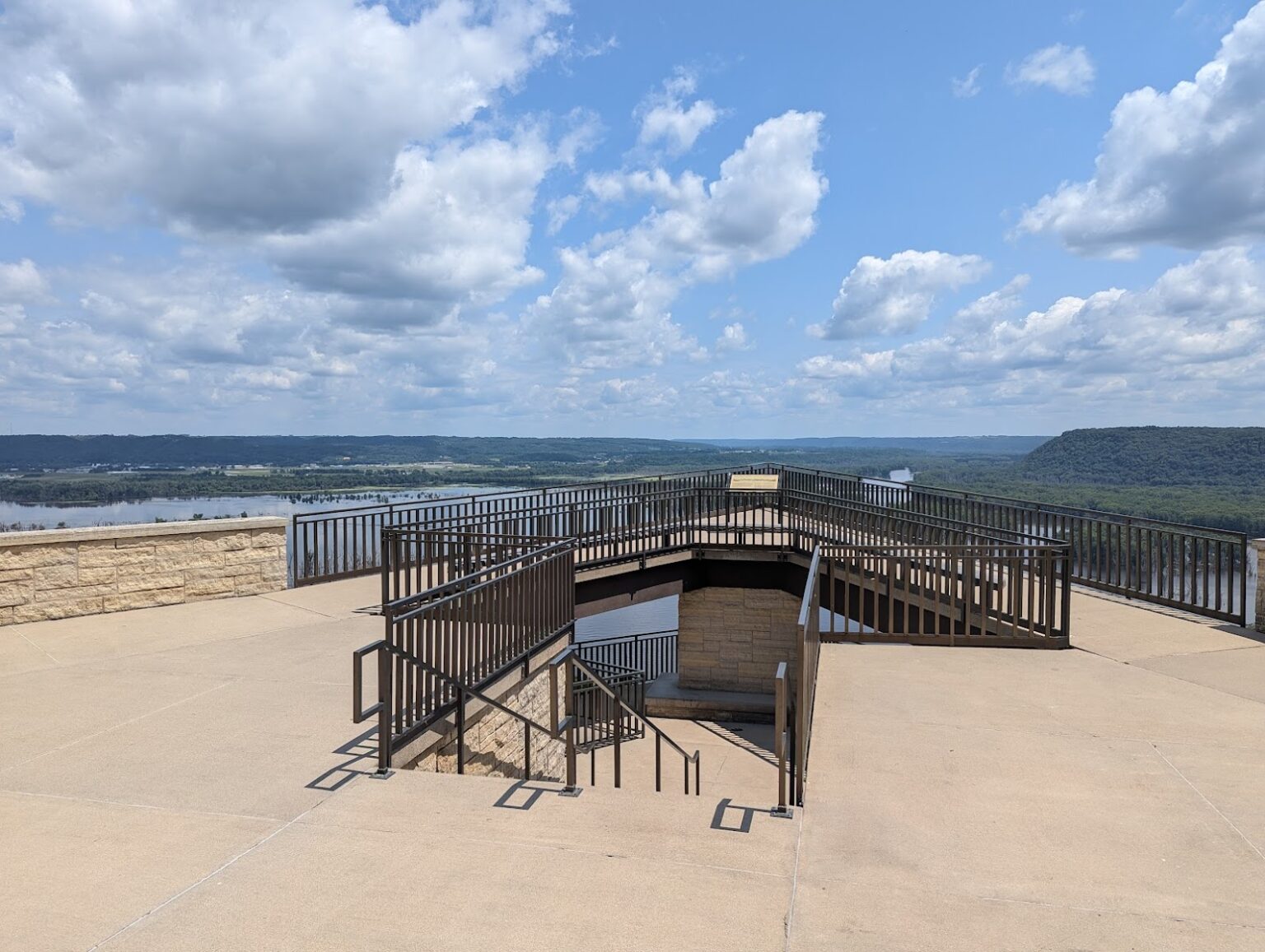 15+ Best Places To Visit In Iowa This Fall