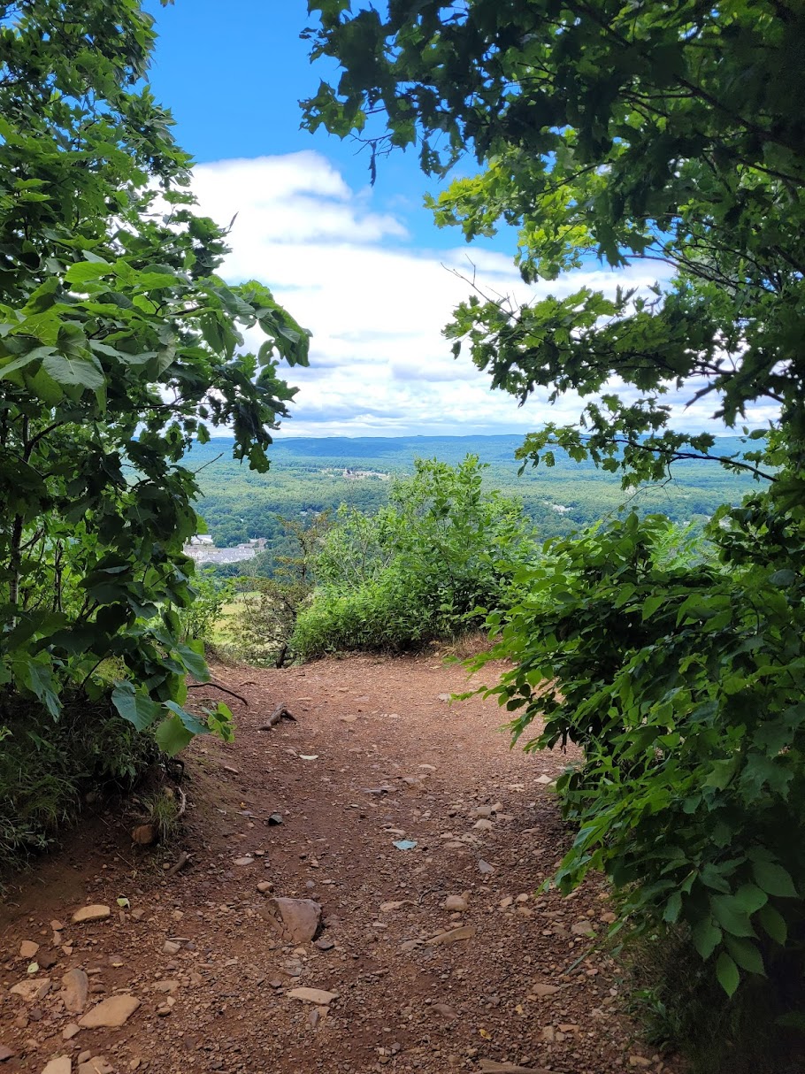 15+ Best Places To Visit In Connecticut This Fall