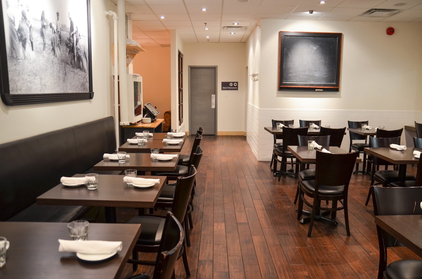 15+ Best Restaurants To Visit In Toronto