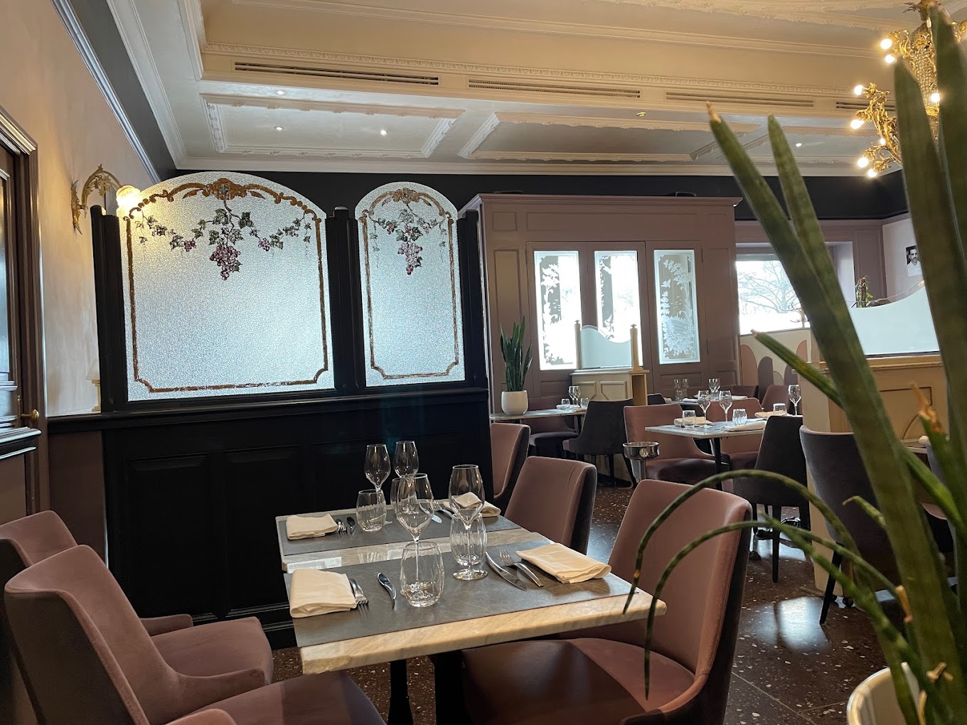 10+ Best Restaurants To Visit In Épernay: A Food Lover’s Paradise