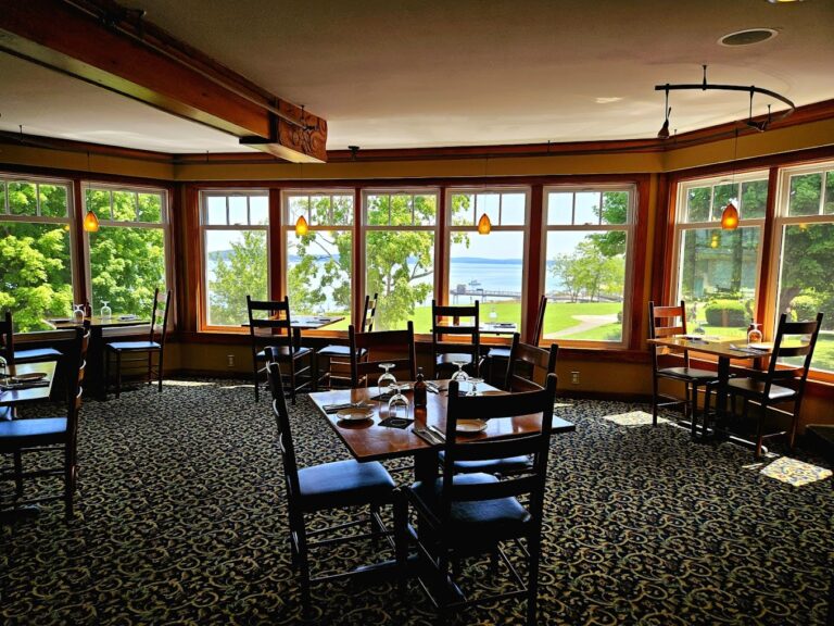 10+ Best Restaurants To Visit In Bar Harbor, Maine