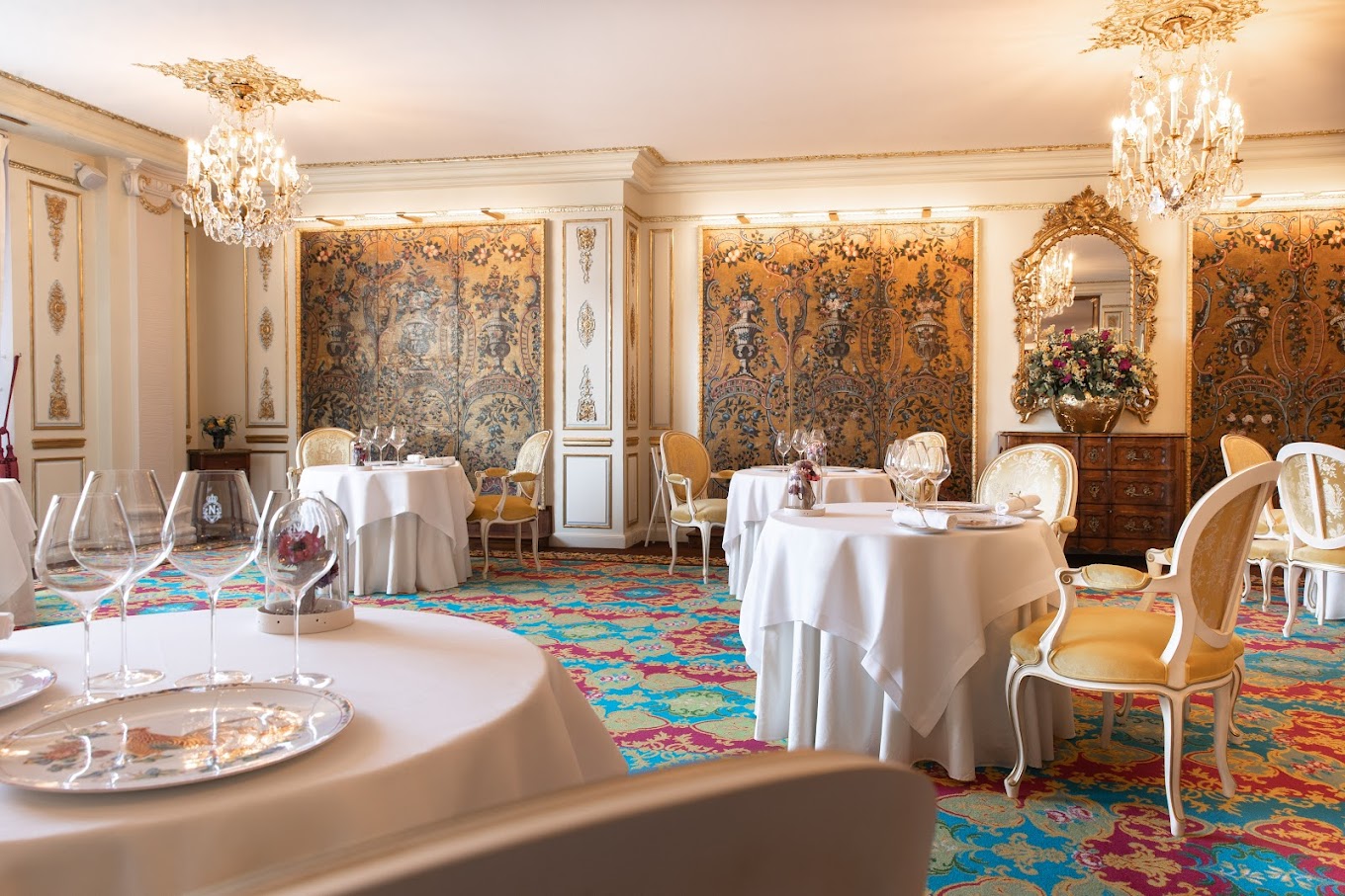 10+ Best Restaurants To Visit In Nice, France: A Food Lover’s Paradise