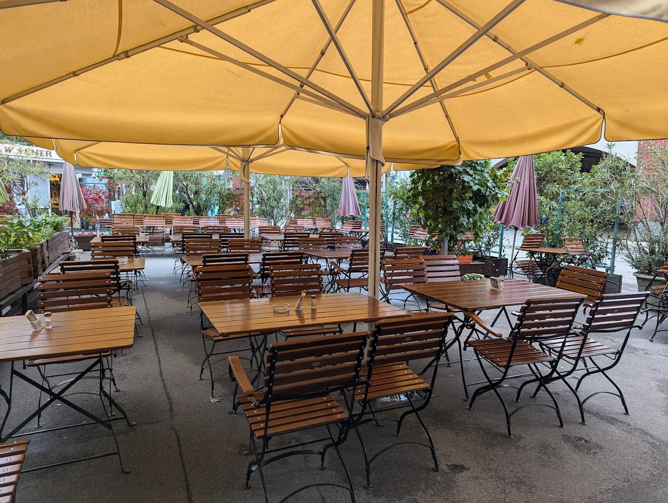 15+ Best Restaurants To Visit In Vienna: A Food Lover's Guide