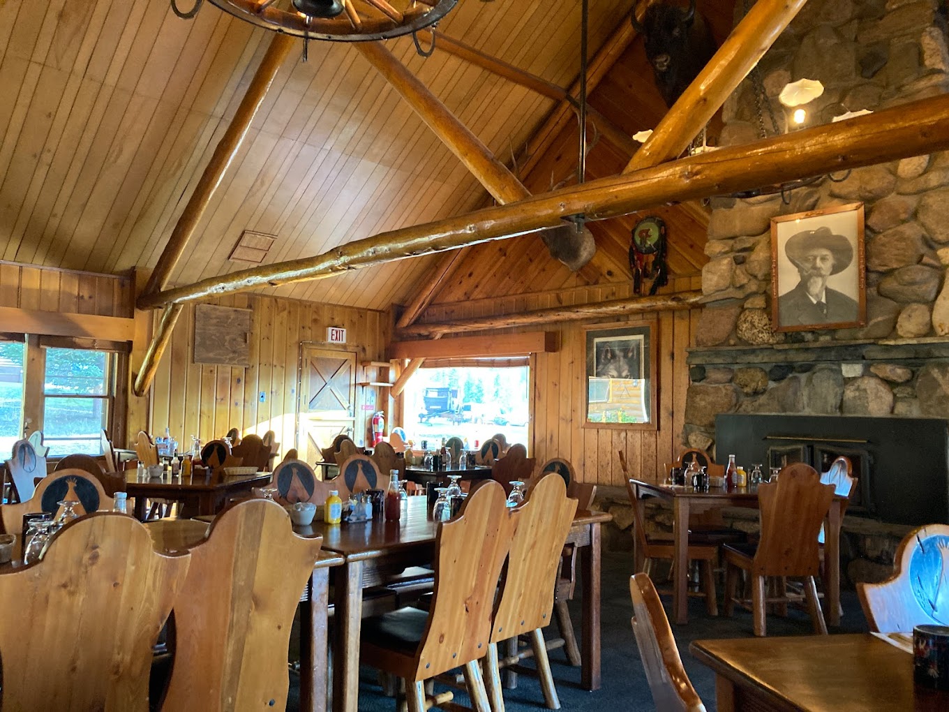 15+ Best Restaurants To Visit In Yellowstone.