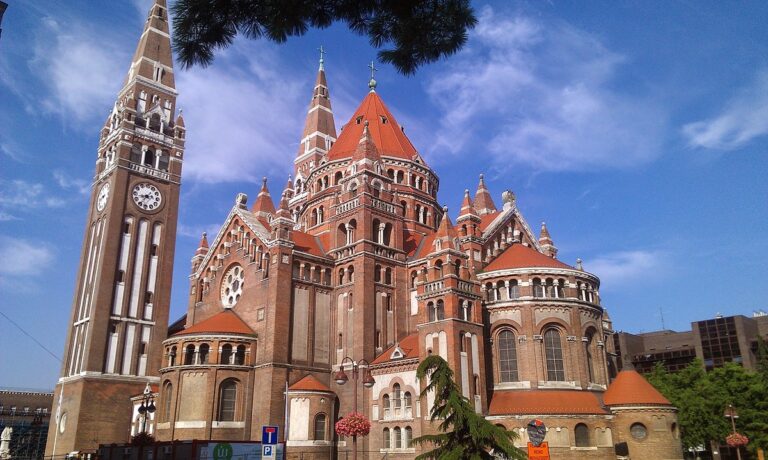 15+ Best Places to Visit in Hungary This Spring