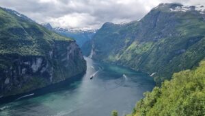 15+ Best Places to Visit in Norway This Spring