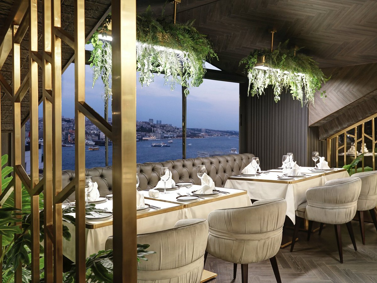 10+ Best Restaurants To Visit in Taksim Square – A Food Lover’s Paradise