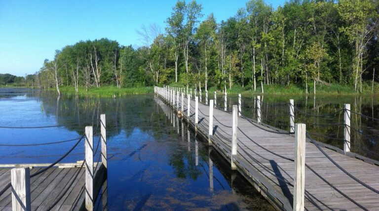 15+ Best Places To Visit In Wisconsin This Summer