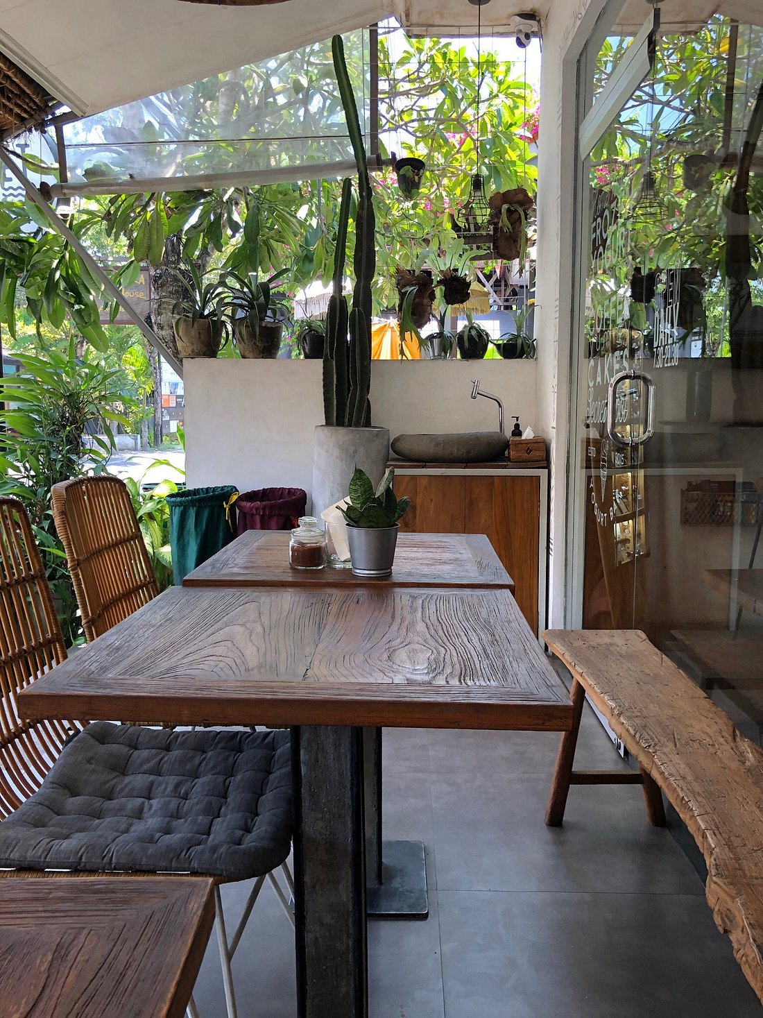 15+ Best Restaurants To Visit In Bali – A Food Lover’s Paradise